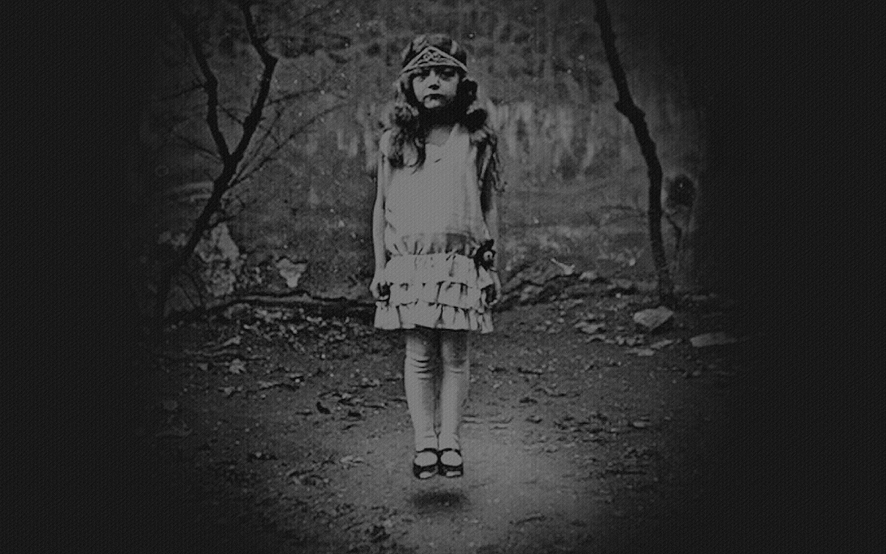 jojoebi designs: In The Book Bag - Miss Peregrine's Home for Peculiar ...