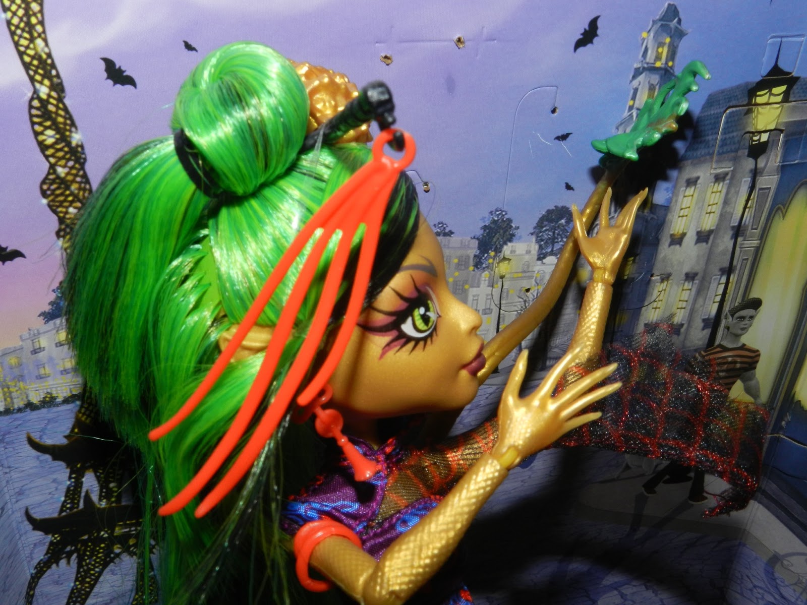 Toy Town Adventures: Monster High Jinafire Long