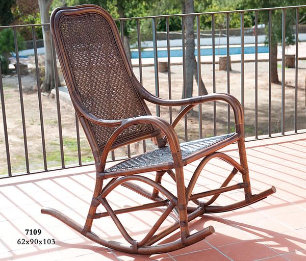 La web de la decoracion y el Mueble en la red: MECEDORAS DE RATTAN