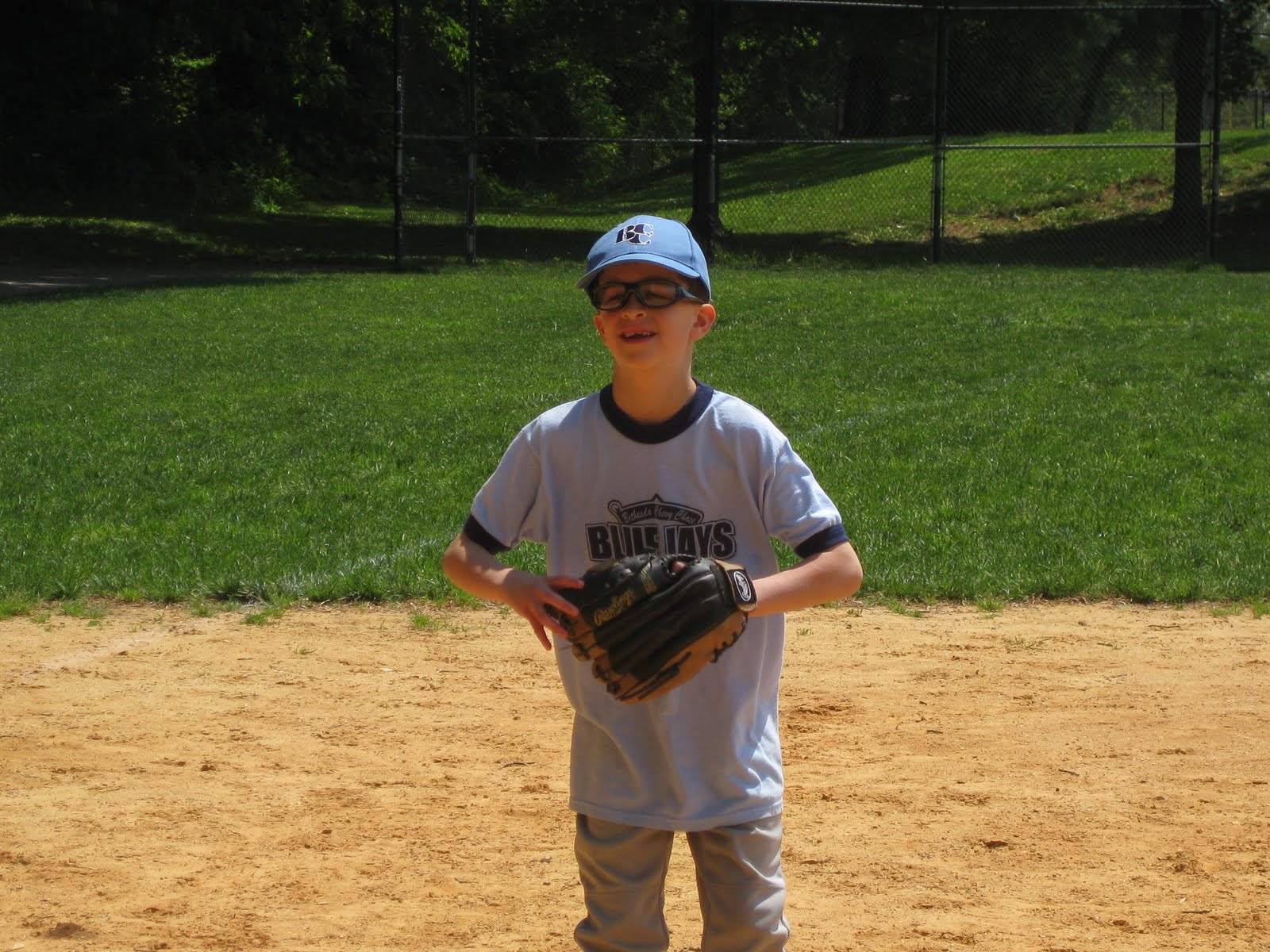 Go BCC Blue Jays!: Blue Jays treat Moms to great game with Phillies