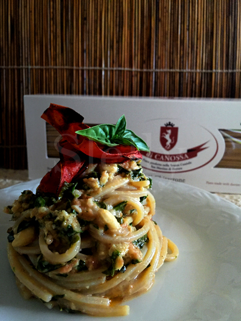 DI PESTO E DI VIAGGI - Chitarrone pasta di Canossa con pesto trapanese ...