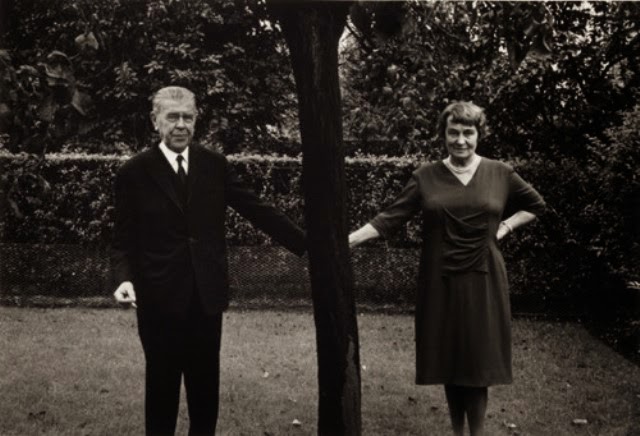 Arteeblog: A história de “Golconde” de René Magritte