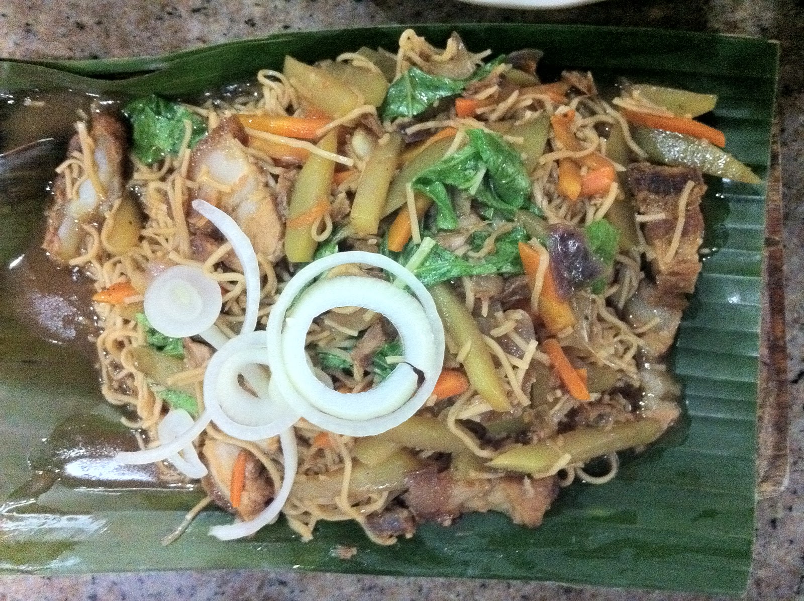 Jen Never Blogs: Pancit Lucban at Buddy's