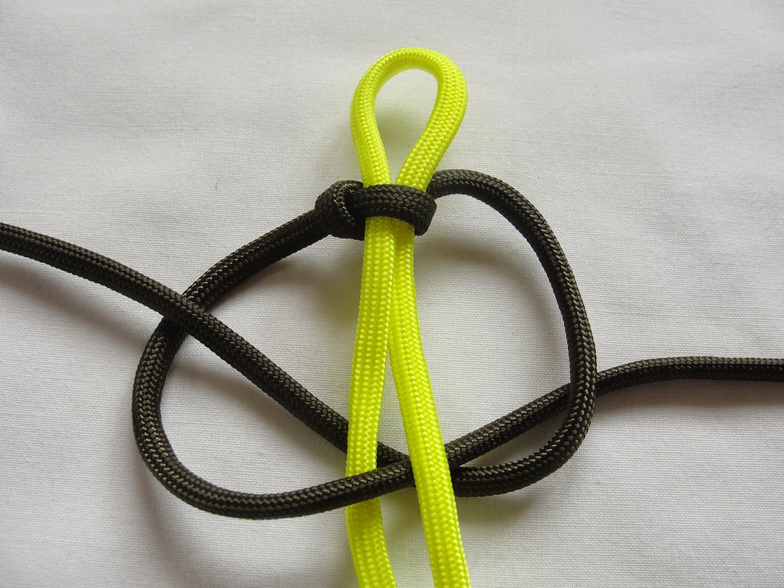 The Outdoor Traditionalist : Paracord Knitting