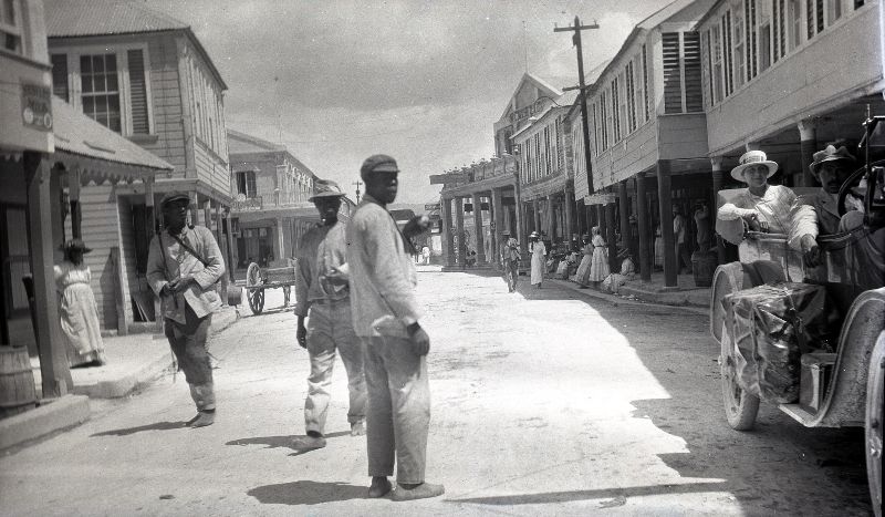 35 Found Photos That Capture Everyday Life of Cuba in the 1920s ...