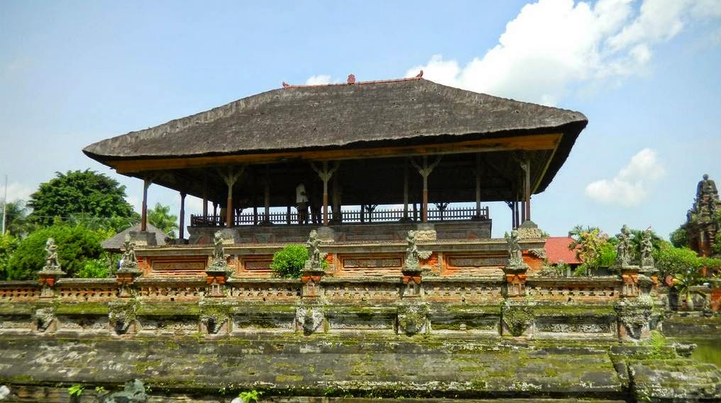 9 Nama Istana dan Kraton Raja serta Tempatnya di Indonesia ~ Ruana Sagita