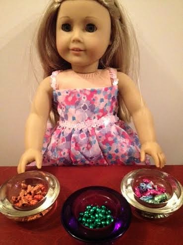 Karen Mom of Three's Craft Blog: Madelon's Dolly Candy Necklace Play Set!