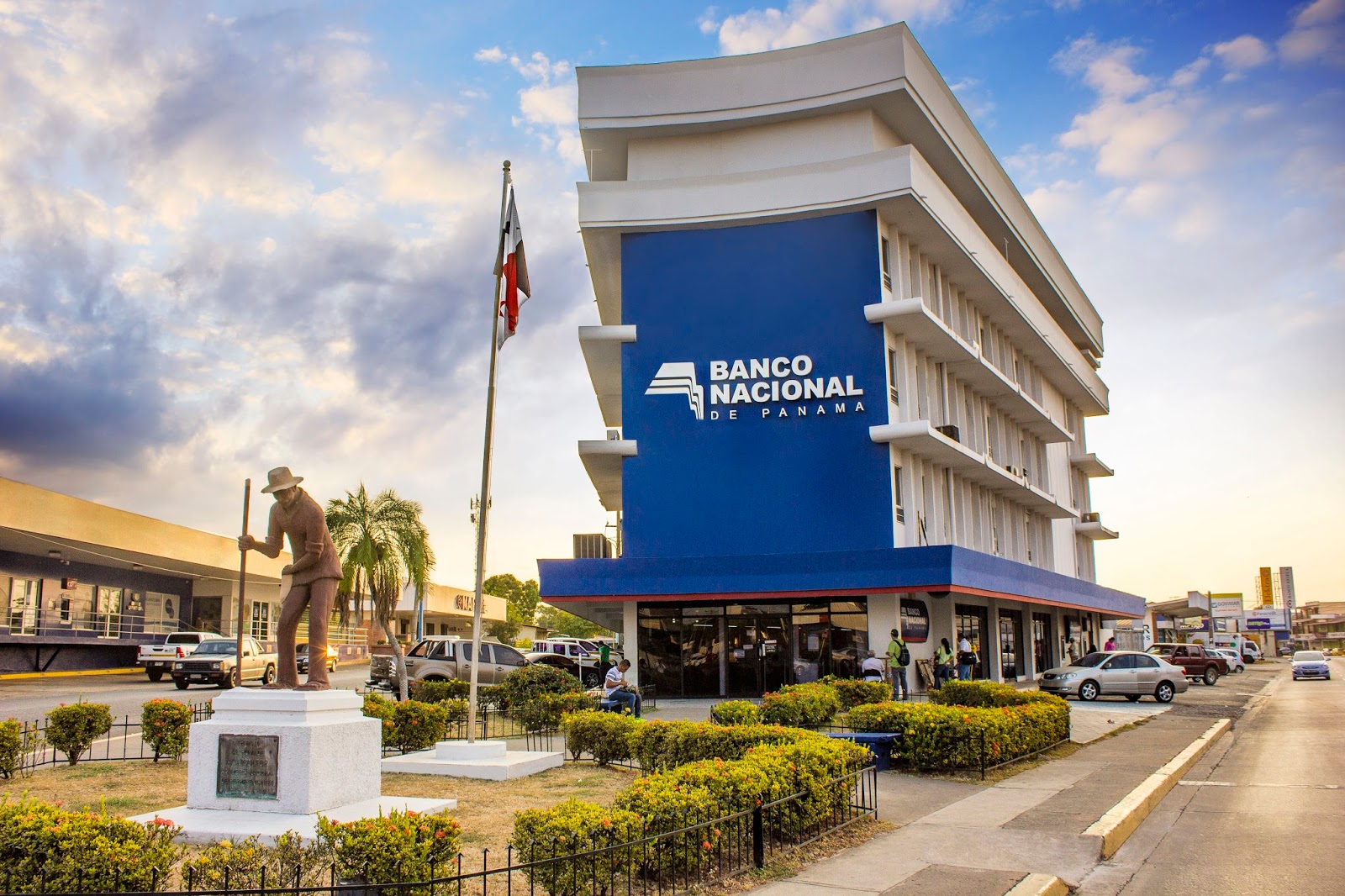 Panamá Info 507: Activos del Banco Nacional de Panamá llegan a B ...