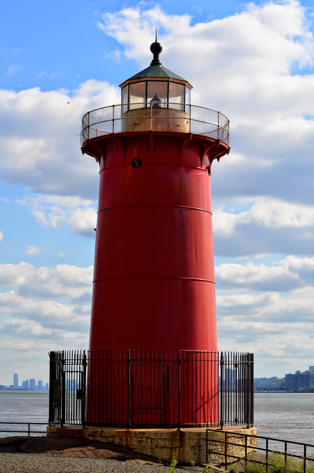 This Hidden City: Jeffrey's Hook Light (aka The Little Red Lighthouse)