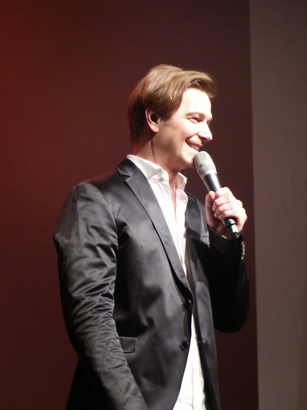 Den Träumen nach ... ♥ Musicals&more: Jan Ammann - Farbenblind ...