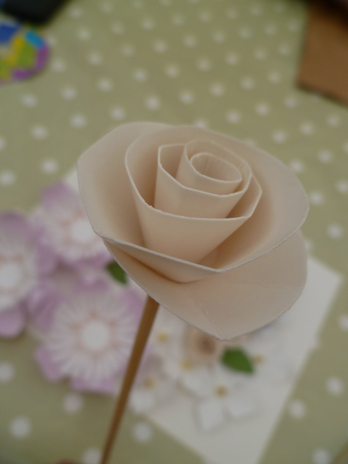 Susan Pinner: How to Make the Swirl roses