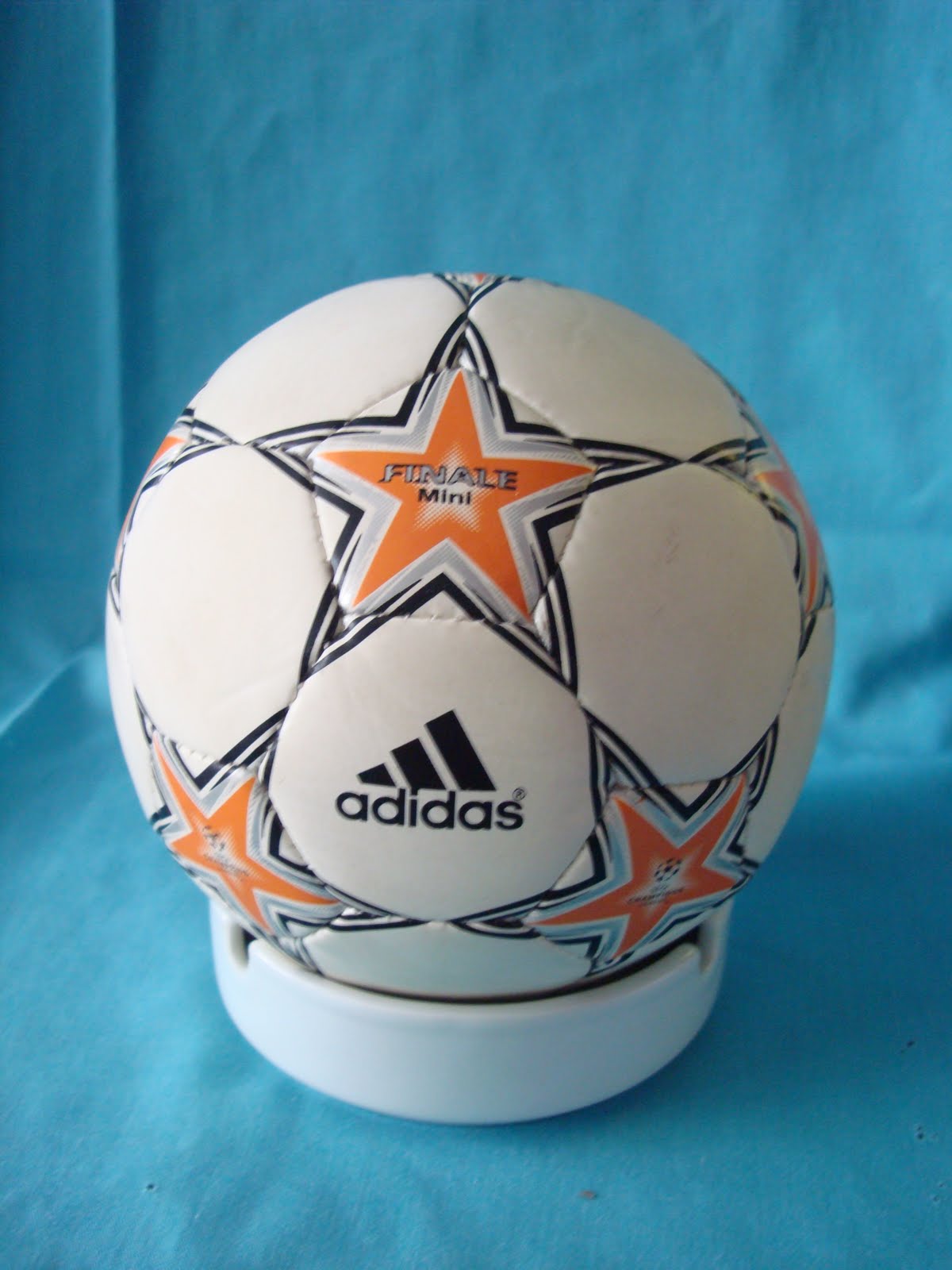 Colección Adidas mini ball: UCL