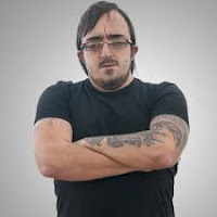 REPORTEROS PUCELANOS: Raul DG "Mientras respiremos podemos evolucionar"