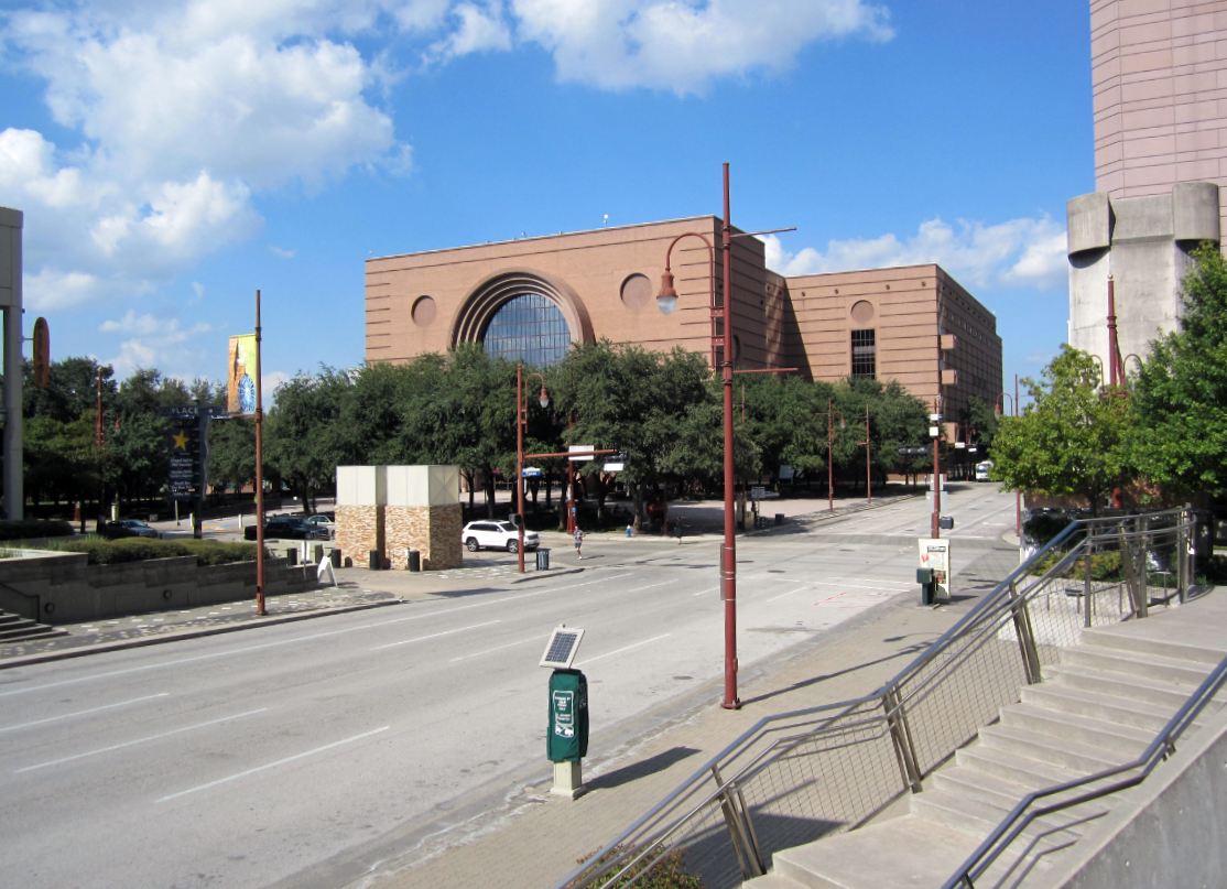 Houston in Pics: Gus S. Wortham Theater Center (1987)