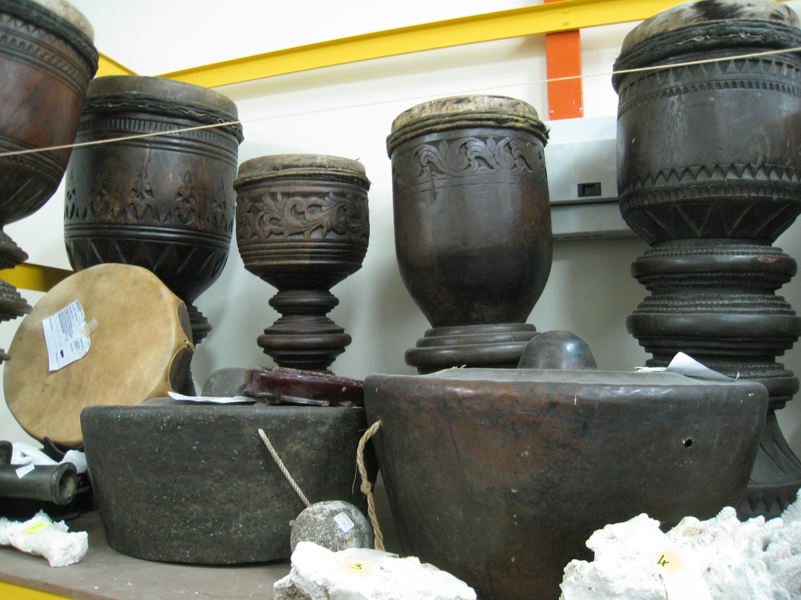 ASIAN HERITAGE MUSEUM: Ancient Malay Drums and Gongs