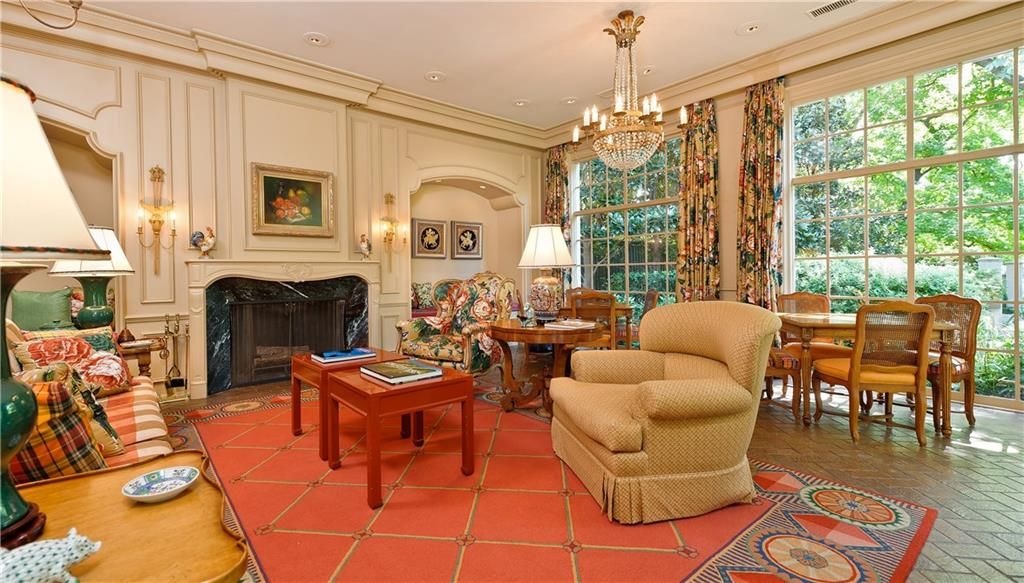 Old School Dallas Chic - The Glam Pad