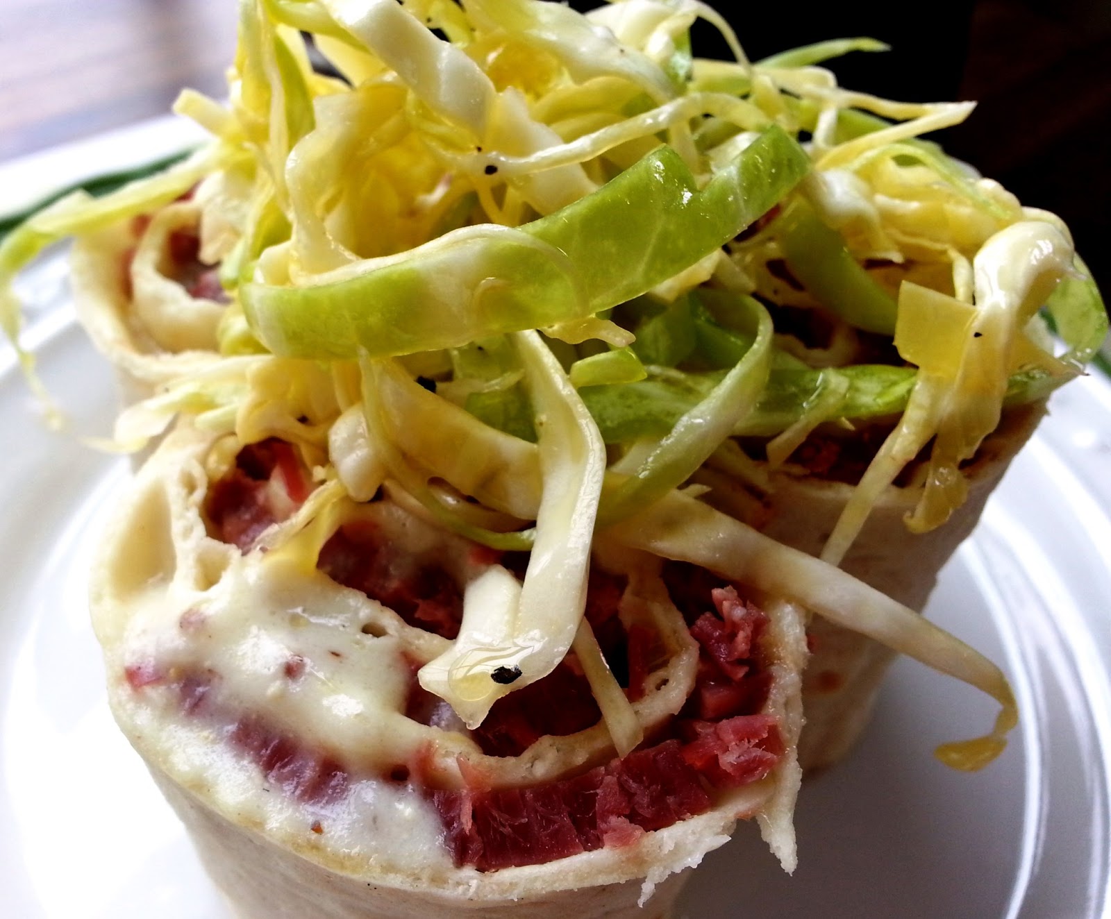 Castellon's Kitchen: Corned Beef Rolls