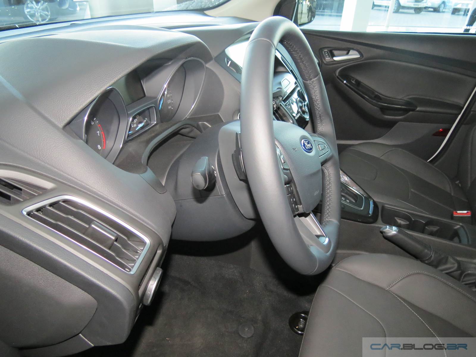 Novo Focus 2016 Fastback Titanium Plus - vídeo e detalhes