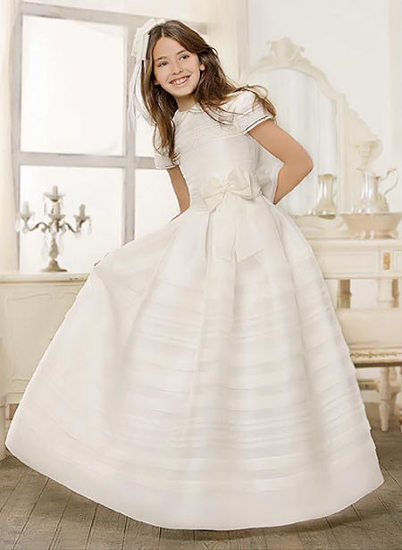 Toutes sortes de robes de première communion pour les filles