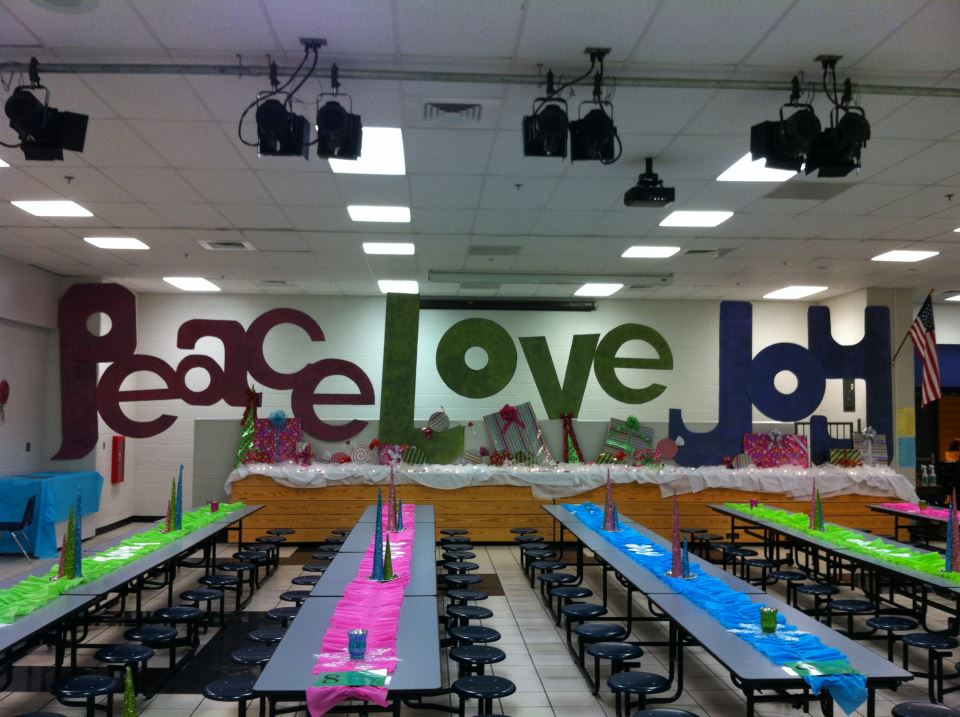 Room Moms Rock: School Cafeteria Holiday Decor