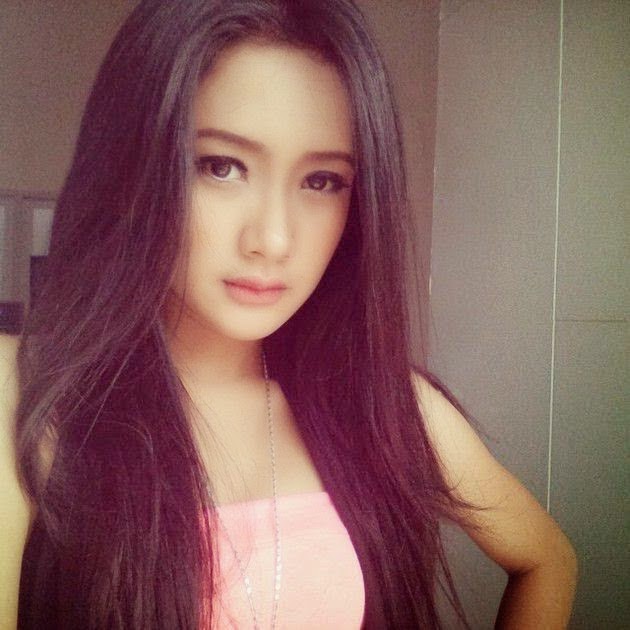 11 Gambar Perghh Penyanyi Sakitnya Tuh Disini Semakin Berani Menayangkan Foto Hangat