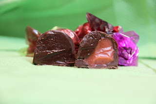 Favo de Mel (Né de Souza / Marina Ornellas): Chocolates - Trufas Embaladas