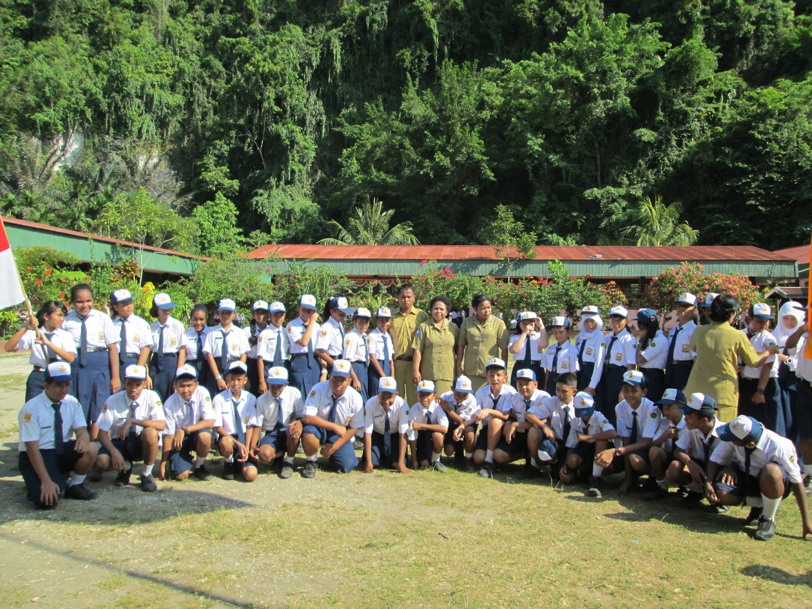 PHOTO PELANTIKAN OSIS SMP NEGERI 5 JAYAPURA - SMP NEGERI 5 JAYAPURA