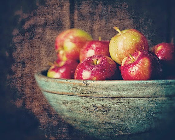 Red Apple Photography Inspiration ~ Pixekite