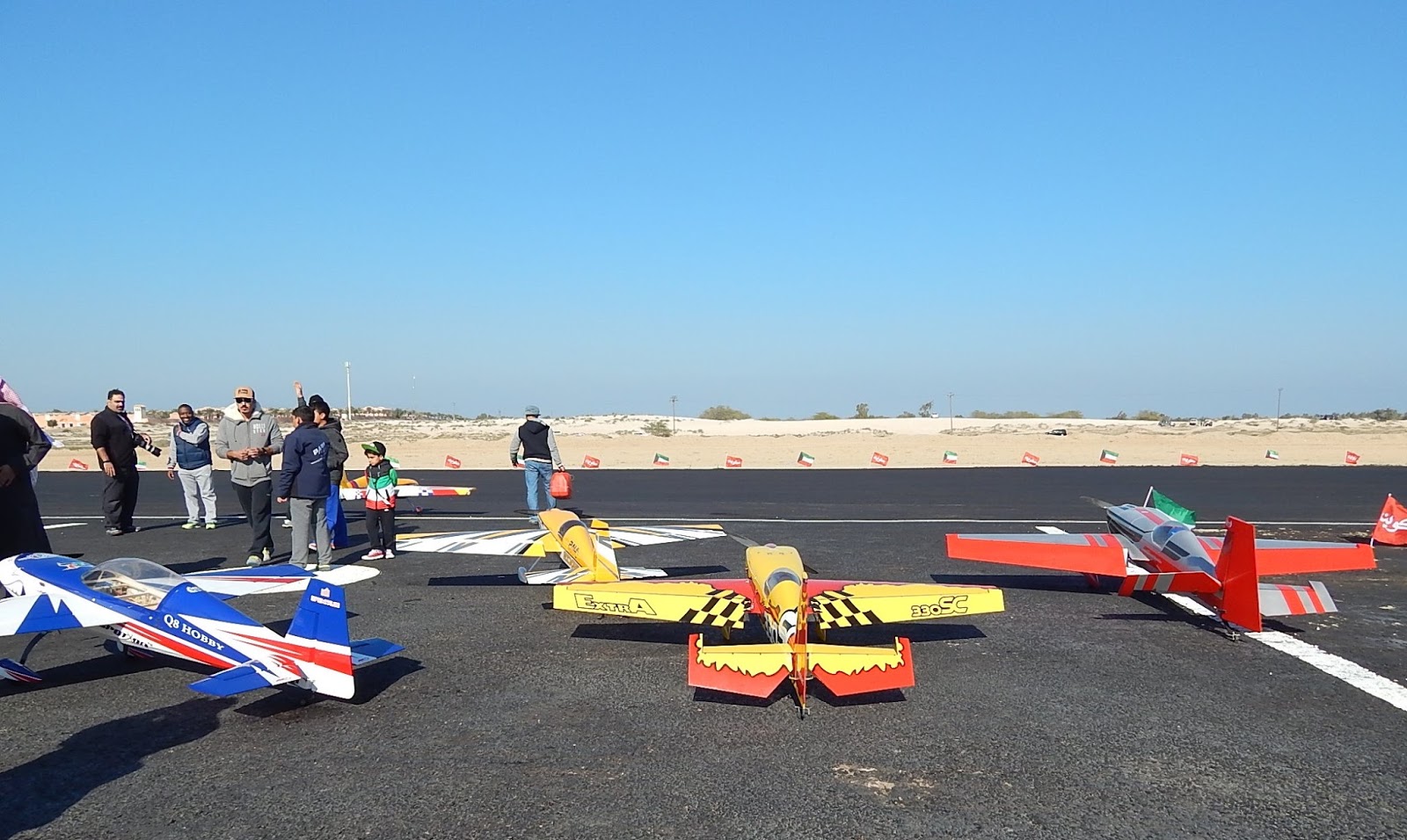 Kuweight 64: LONGEST FLAG IN THE WORLD - KUWAIT FLAG MAKES GUINNESS ...