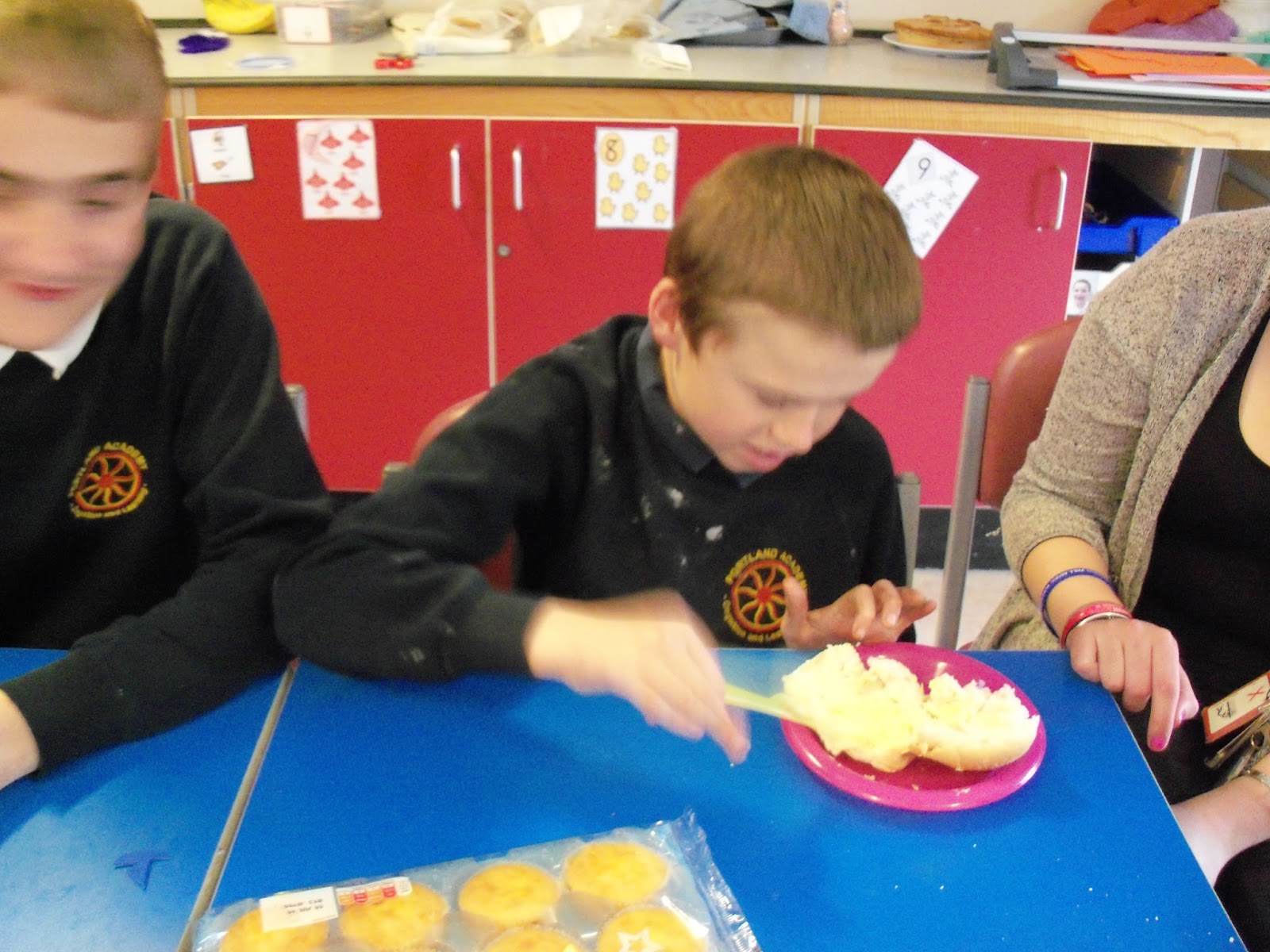 Portland Challenge Days: S2 - ham and peaspud sarnie's!!