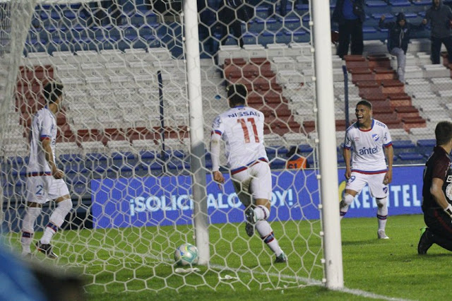 Fútbol Uruguayo y Más: Nacional venció 1-0 a Progreso y se consolida ...
