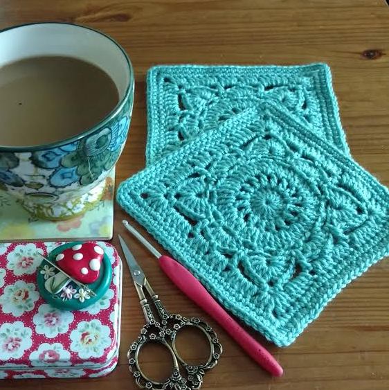 The Patchwork Heart: The Crochet Patchwork Blanket