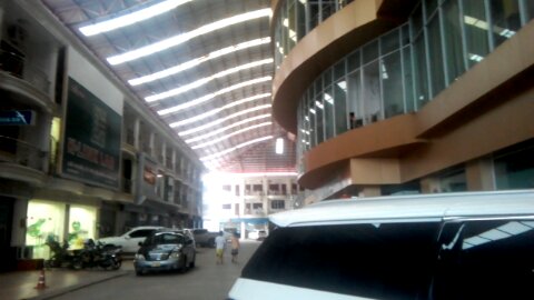 The Urban Transitioner: In Vientiane: Catching Up With Pinoys in ASEAN Mall