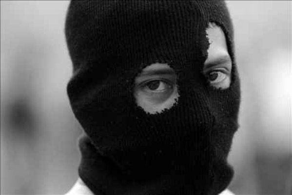 Está de Penumbras: El encapuchado