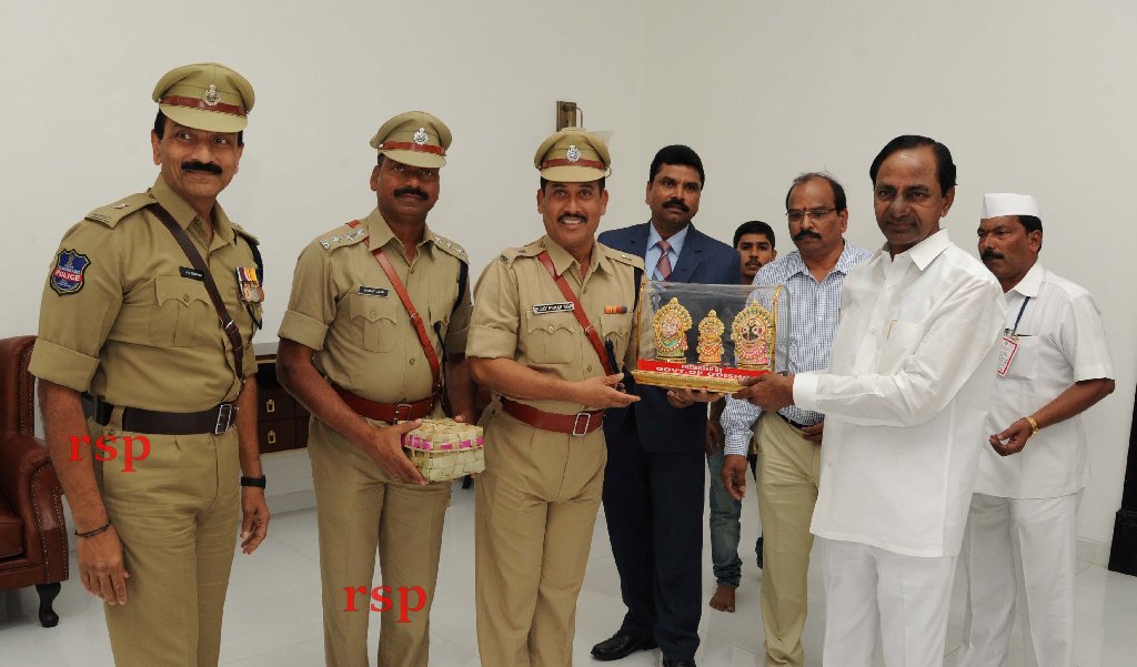 Odisha Police Contingent who participated in the Republic Day Parade 5 ...