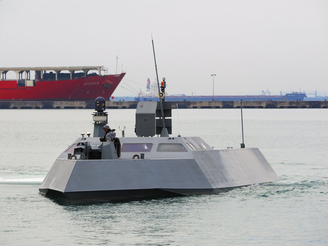 DEFENSE STUDIES: Singapore Navy Showcases Operational Variant of its ...