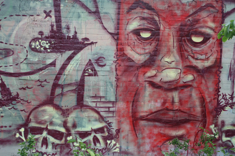 TilburgDailyPhoto: Spookhuis graffiti