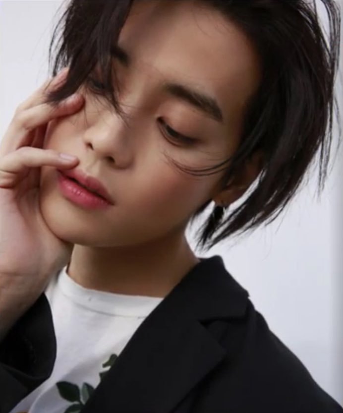 Favorite type of woman/ideal type, a short woman who is pretty, has ...