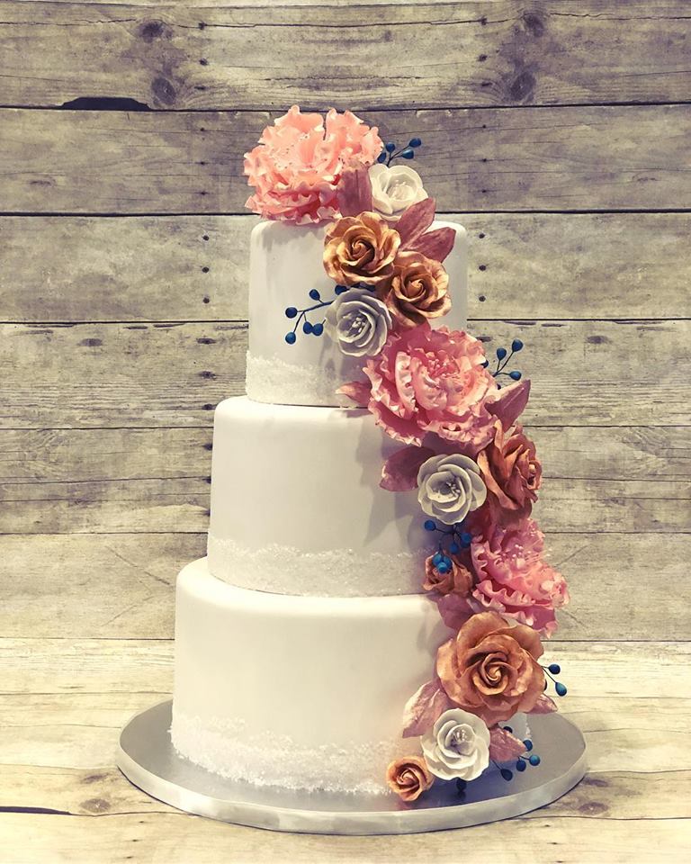 Elegant Fondant Wedding Cake