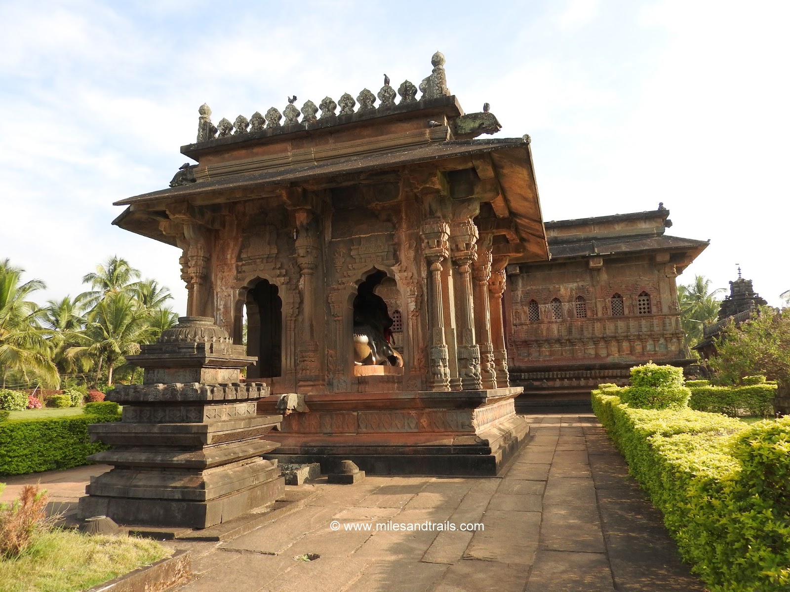Miles and Trails: Aghoreshwara Temple, Ikkeri