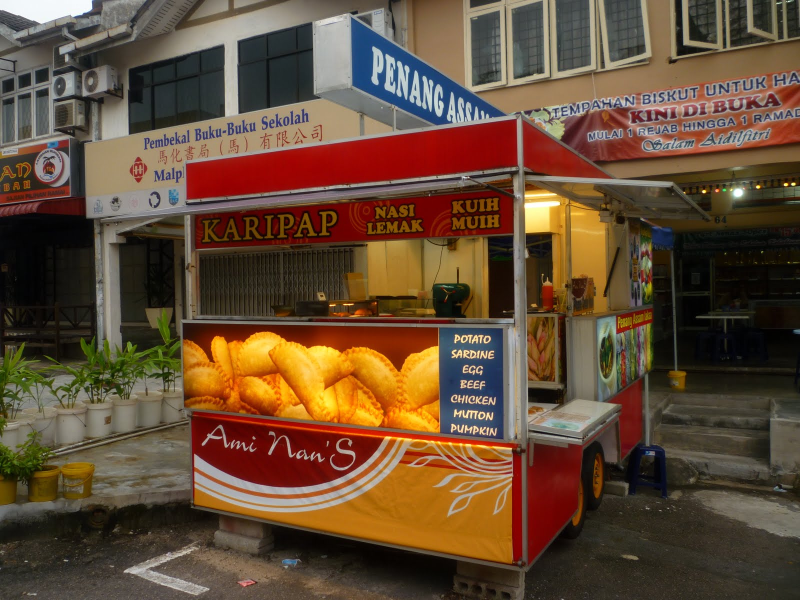 DEWIMOLEK FOOD: Mobile Kiosk