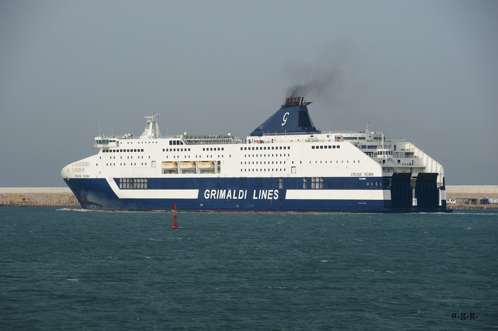 Xeitos de Viaxar: Grimaldi Lines - Cruise Roma