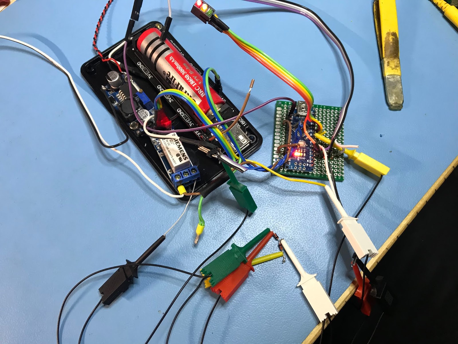 Raspberry Pi UPS with safe shutdown