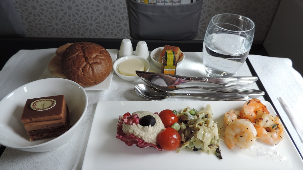 Review: Qatar Airways First Class Doha-Abu Dhabi