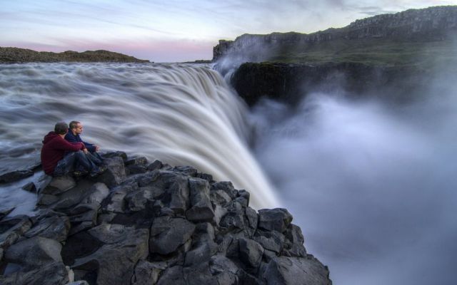 orkaani südames on vaikus: Vesi peale ja teised dialoogid