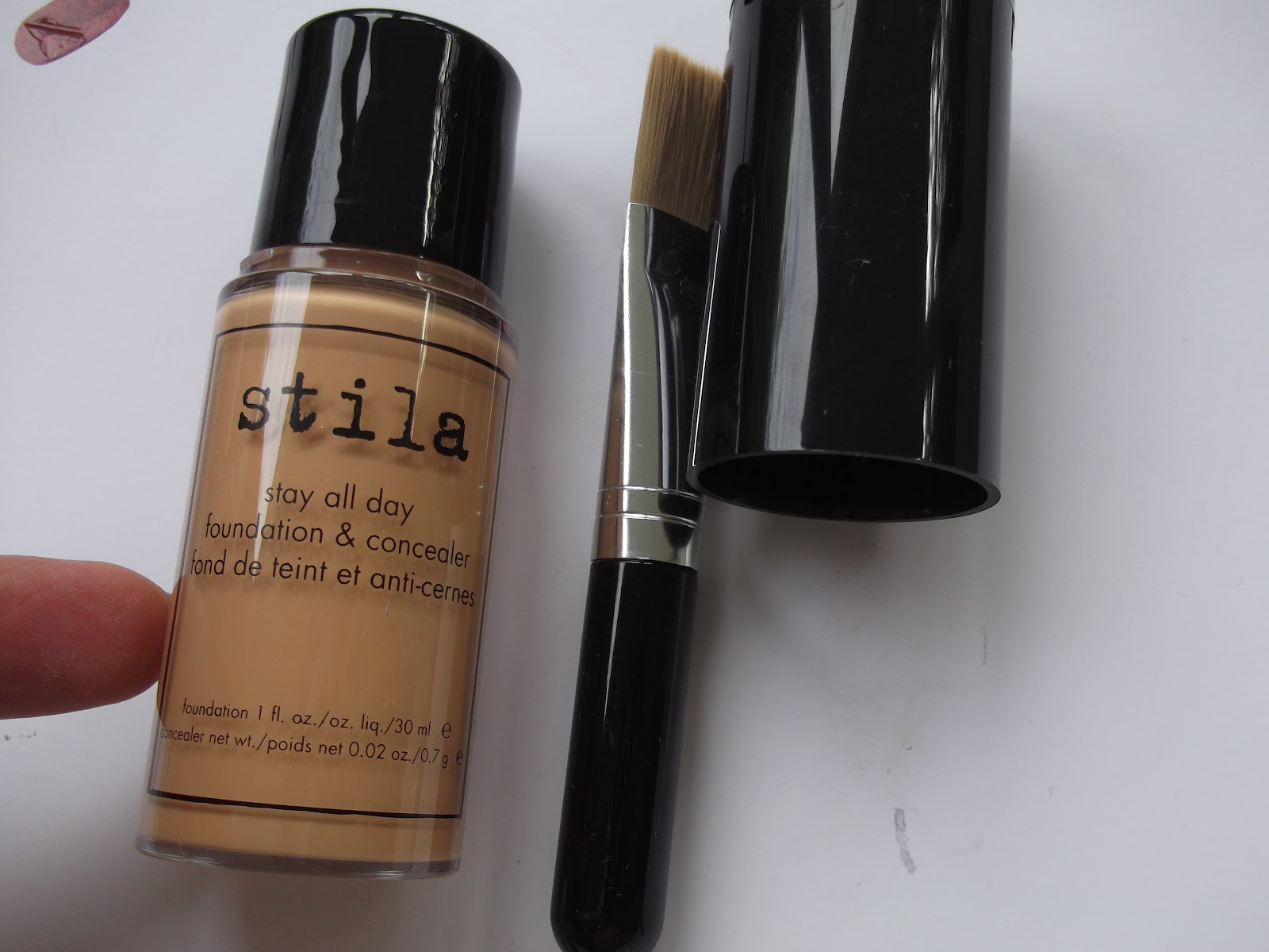 Stila Stay All Day Foundation & Concealer | British Beauty Blogger
