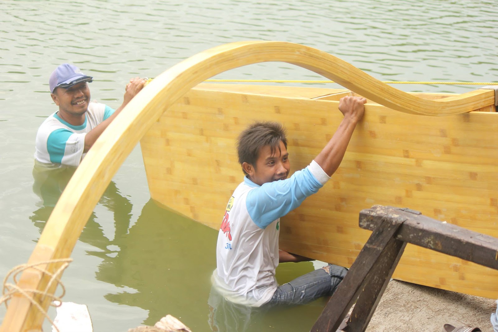 BAMBOO BOAT AN ALTERNATIVE SUSTAINABLE SOLUTION - BAMBOOS DESIGN