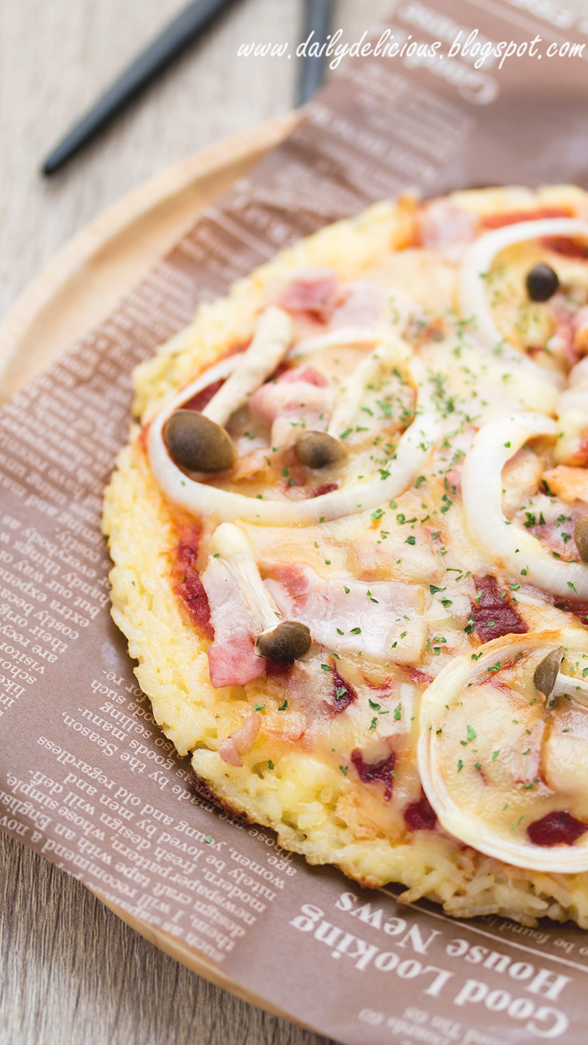 dailydelicious: Rice Pizza: Super quick, and easy pizza