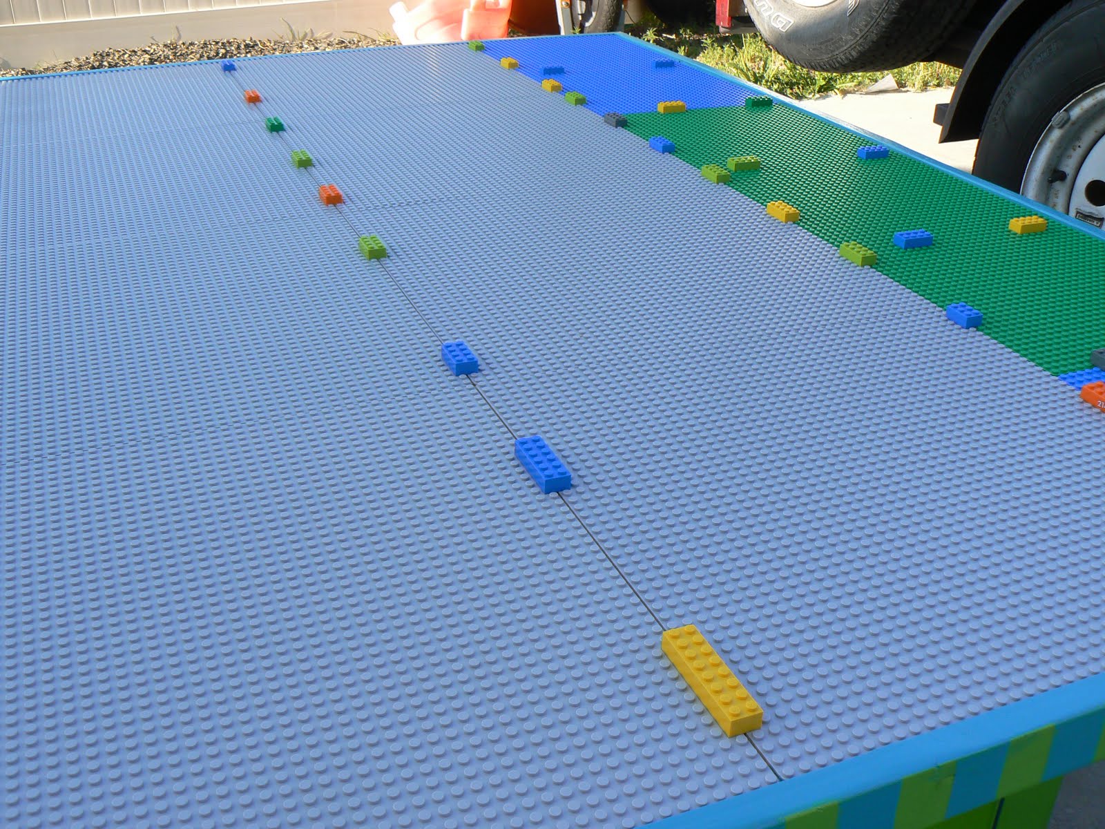 The Creative Homemaker: LEGO Table