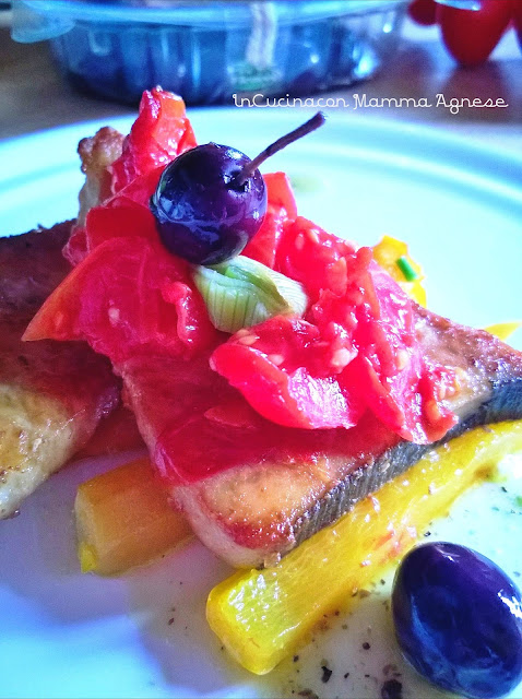 Pesce Spada 🐟 scottato in padella con dadolata di Pachino Olive nere e ...